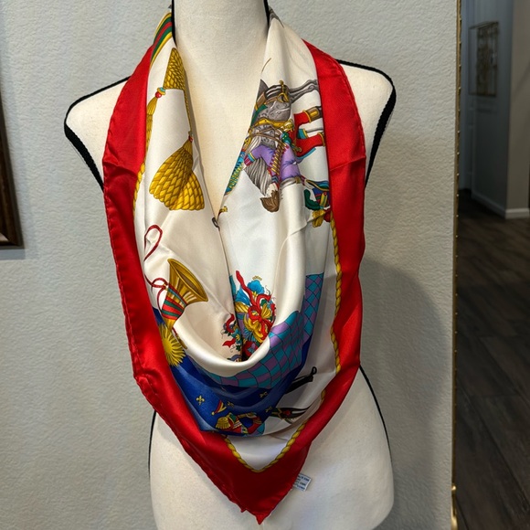 Gucci | Accessories | New Authentic Gucci Silk Scarf | Poshmark